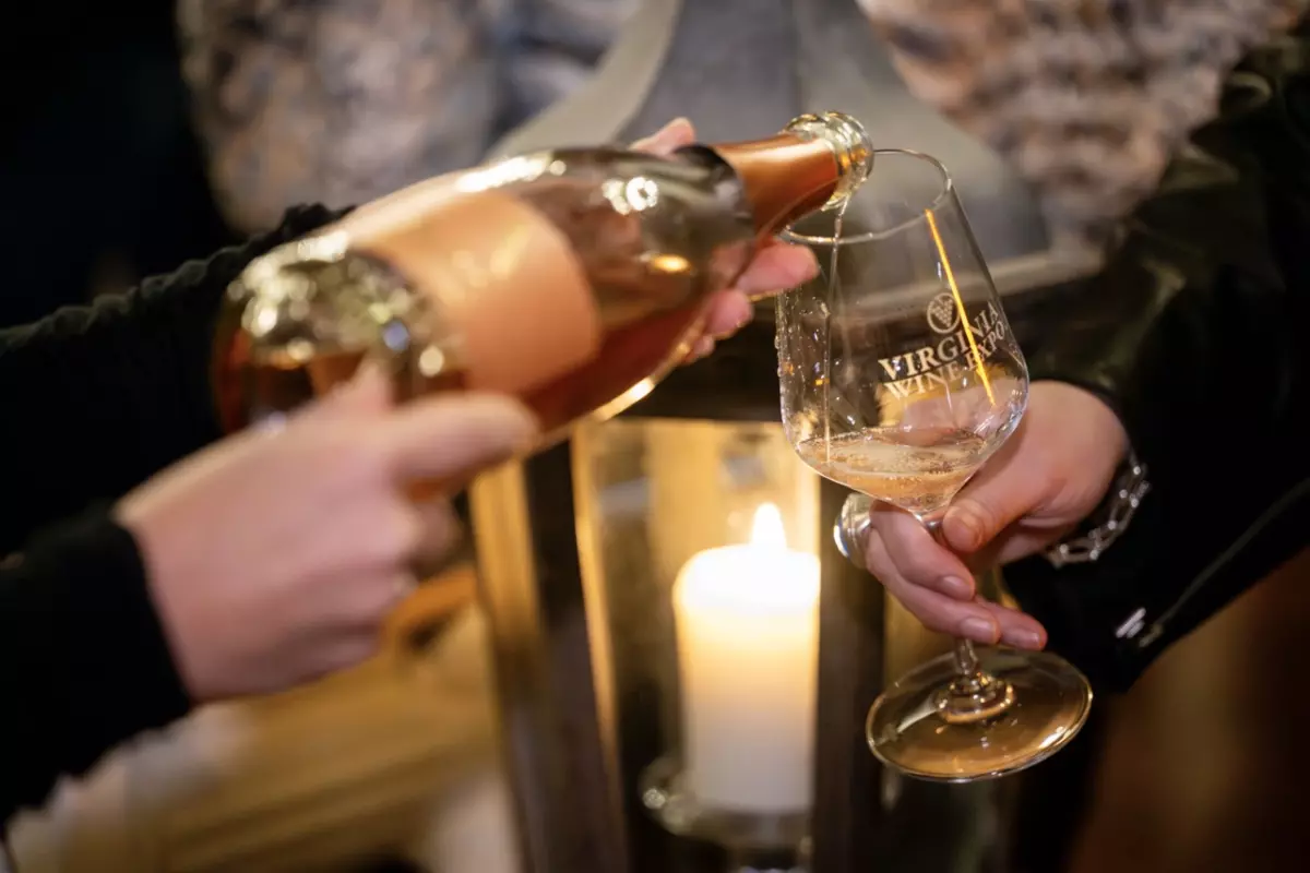Sparkling & Champagne Celebration at Dover Hall. VIP/Early Walk-Around ...